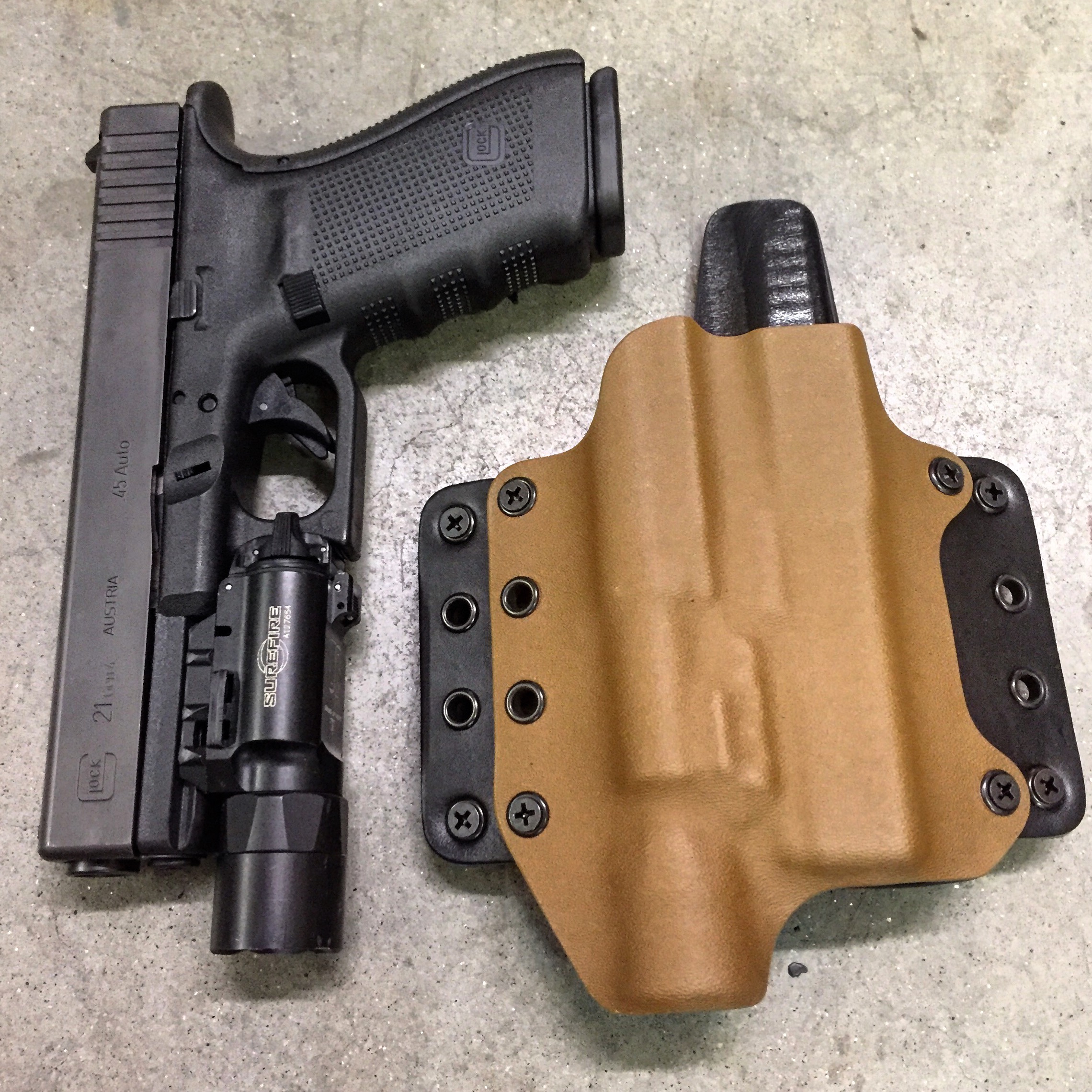 Leather WING™ Light Mounted - BlackPoint Tactical